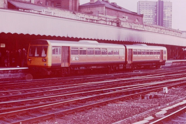 1988 BRITISH RAIL Diesel Loco Class 142 GM Livery Man Vic Railway Slide ...