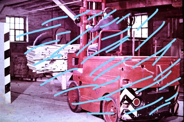 DIA SLIDE FOTO Takraf DDR Gabelstapler Stapler bei der Arbeit VEB ...