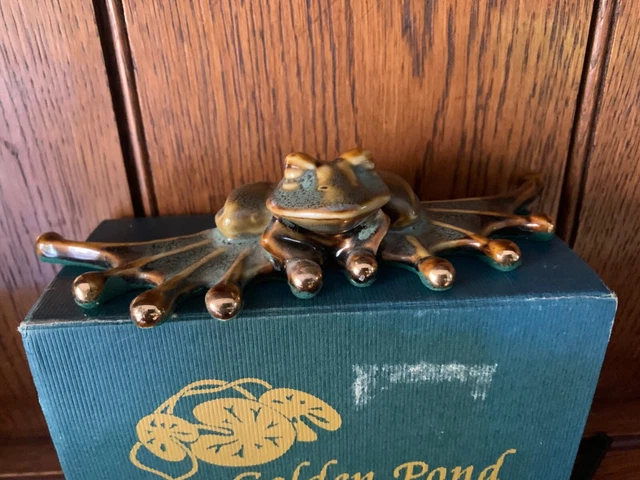 GOLDEN POND COLLECTION RARE splayed leg green large tree frog china ...