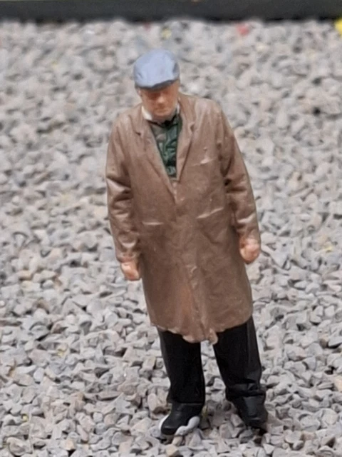 SCALE3D00/1.76FIGURES HANDPAINTED 40'S/60'S Male Drover/Warehouseman £0 ...