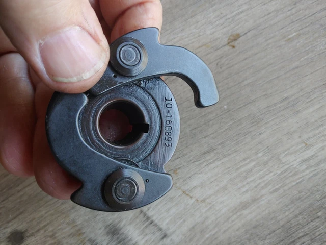 BENDIX CW MAGNETO impulse coupling cam assembly, P/N 10-160893 EUR 39 ...