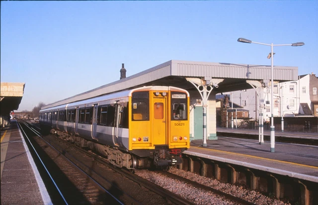 8301 COLOUR RAILWAY Slide Emu Class 508 211 At Norwood Junction 2008 £2 ...