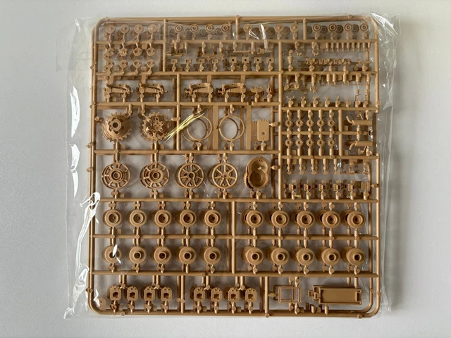 MODELLBAUSATZ PANZER TANK Panzerkampfwagen IV 1:35 RFM 5053 kein Tamiya ...