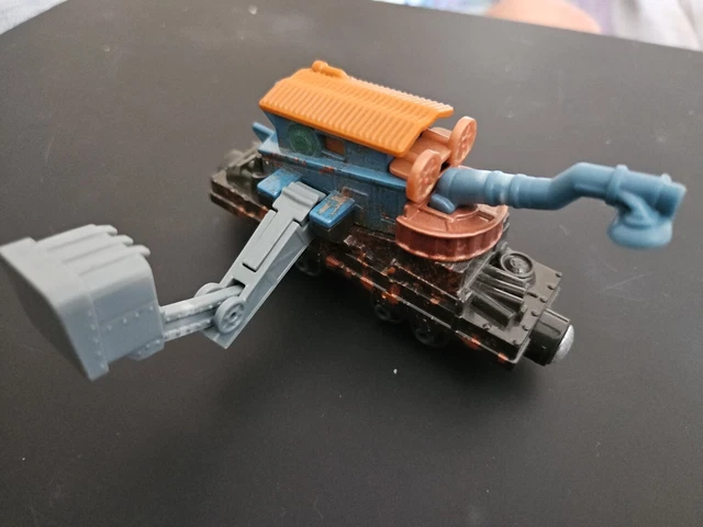 THOMAS THE TANK Engine Take And Play Scrap Monster Magnetic Engine 2013 ...