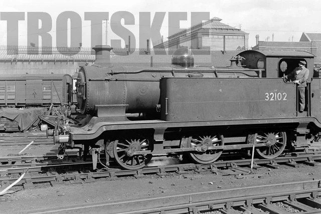LARGER NEGATIVE BR British Railways Steam Loco Class E2 32102 c1960 £3. ...