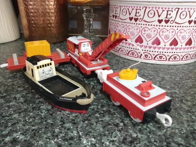 THOMAS AND FRIENDS Trackmaster Rocky with flatbed, magnetic cargo and ...