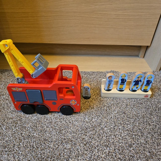 FIREMAN SAM JUPITER Fire Engine Wooden Toy and figures £7.00 - PicClick UK