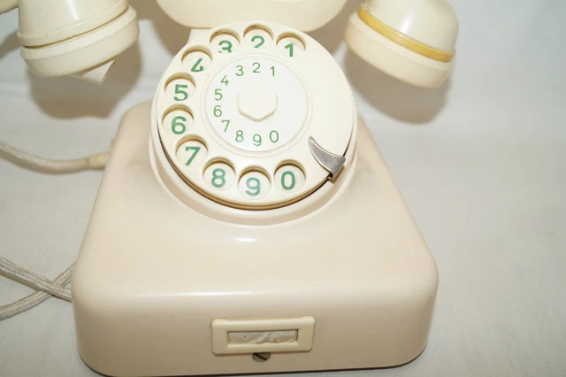 HAGENUK W49 IVORY Bakelite 50s Wall Table Dial Telephone Decoration £37 ...