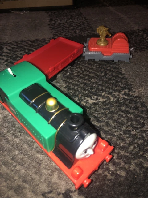 THOMAS & FRIENDS Gina Motorised Train & 2 Trucks Battery Operated ...