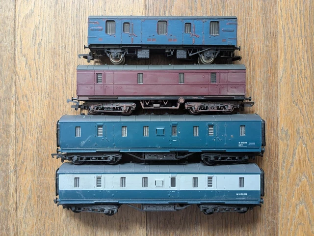 4 X LIMA Mainline British Rail Parcels coaches CCT GUV & Stanier BG ...