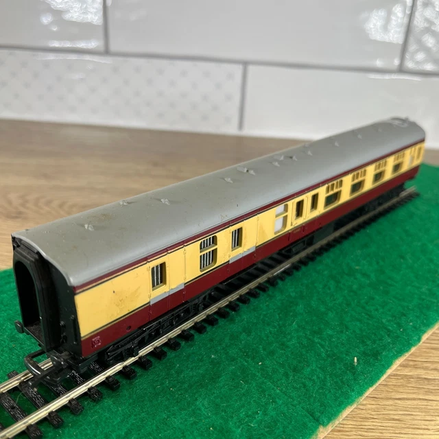 MAINLINE MK1 37102 Brake Corridor Coach - 00 Gauge - Model Railway ...