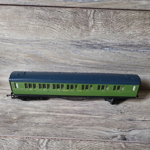 HORNBY : 2 x Green Southern 3rd Class Carriages: "00" Gauge. £21.49 ...