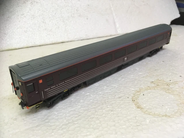 LOT..265A...OO GAUGE HORNBY MK3 EWS MANAGERS COACH...11039....SPARES ...
