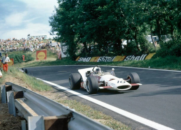 ENGLISH RACING DRIVER Vic Elford Drives The Mclaren M7B Ford Old Photo ...