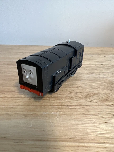THOMAS THE TANK Engine Tomy Trackmaster Battery Operated Train Diesel ...