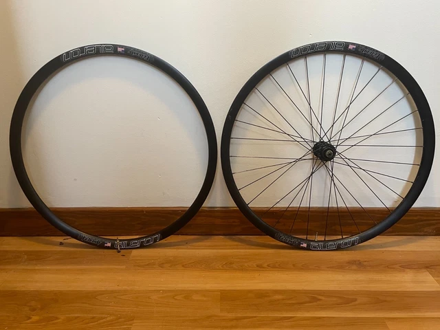 2 VELOCITY AILERON Rim 700 Disc Black 32 Hole Clincher Tubeless Ready ...