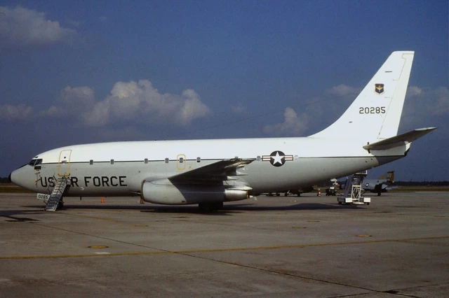 ORIGINAL 35MM COLOUR slide of USAF Boeing CT-43A Gator '20285' in 1982 ...