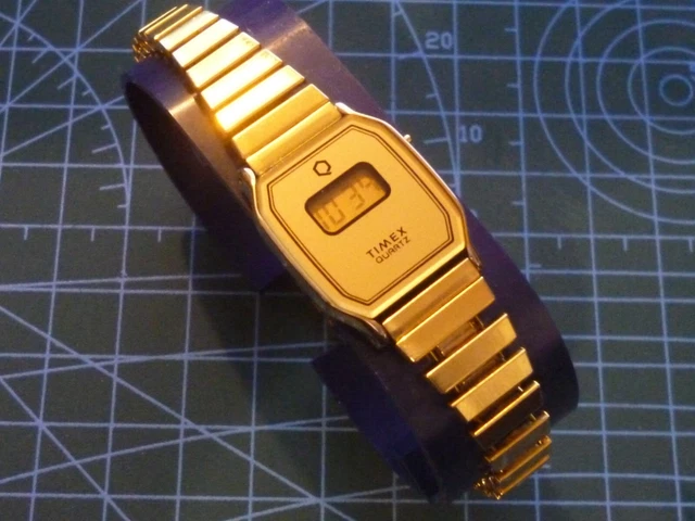 RARE VINTAGE TIMEX T Cell Gold Tone Ladies Vintage Digital Quartz Watch ...