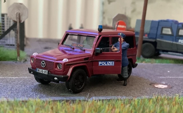 BUSCH MERCEDES G Klasse Modell Umbau 1:87 H0 Polizei SEK GSG 9 Zivil ...
