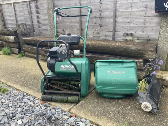 QUALCAST SUFFOLK PUNCH 35s Self Propelled Petrol Lawnmower Working ...