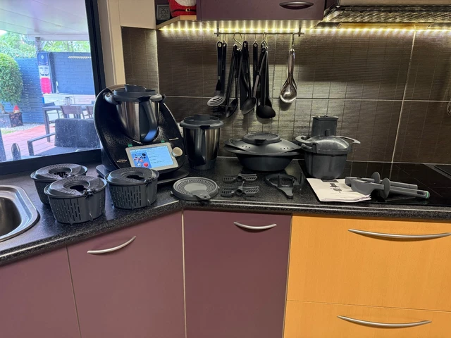 THERMOMIX TM6 BLACK Diamond & 2nd Bowl , Cutter and other accessories ...