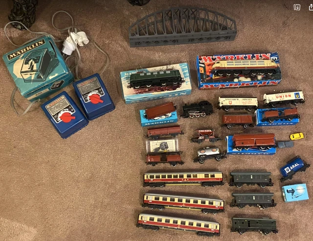 MARKLIN MÄRKLIN HO Train Set, Locomotive, Freight Wagons, Coaches ...