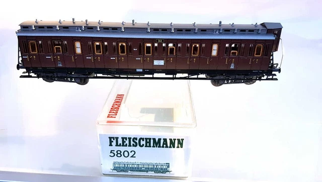 FLEISCHMANN H0 5802 4-achsiger Eilzug-Abteilwagen 3. Klasse der ...