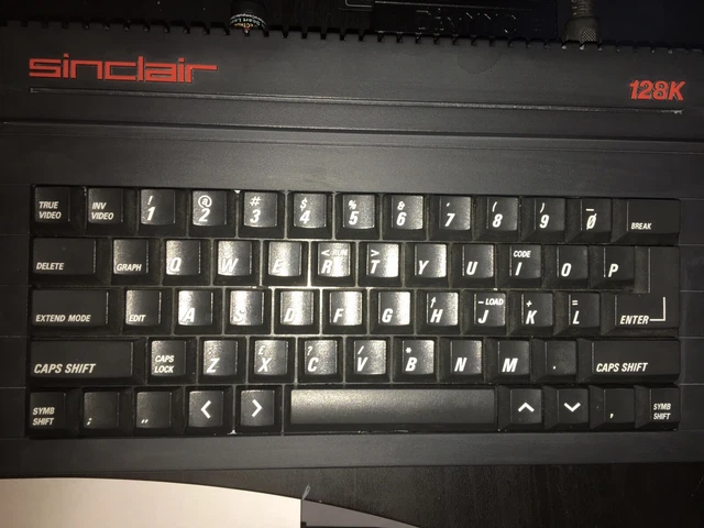 SINCLAIR ZX SPECTRUM 128k Plus 2b completamente funzionante EUR 116,51 ...