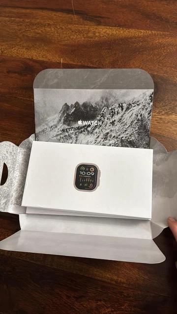 APPLE WATCH ULTRA 2 49 mm Cassa in Titanio con Trail Loop - Blu/Nero, M ...