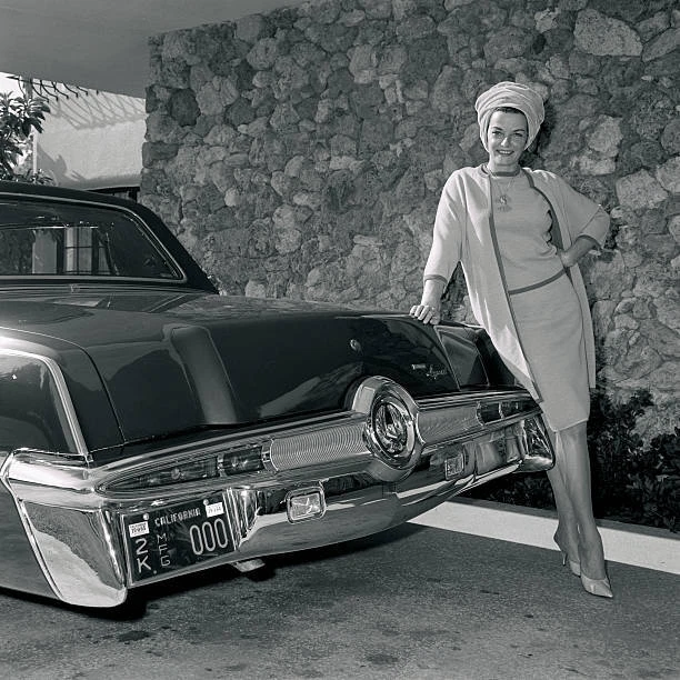 JANE RUSSELL & 1966 Imperial Le Baron Road Test 1 Motor Racing Old ...