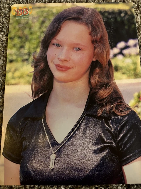 RARE 90S YOUNG CANDID THORA BIRCH ACTRESS IN ALASKA BOP MAGAZINE ...