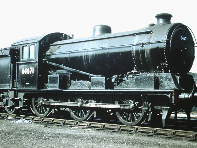COLOUR RAIL SLIDE No:BRE406-BR Class J19 Locomotive No:64671 £1.49 ...