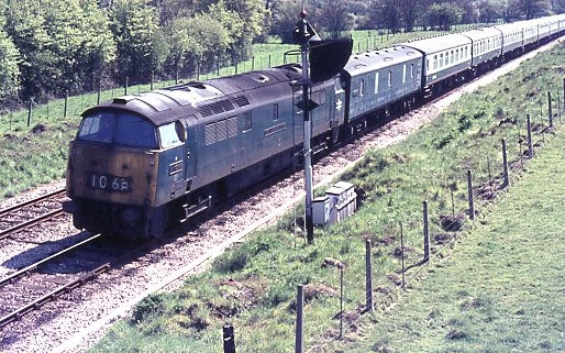 ORIGINAL COLOUR SLIDE of D1068 BR class 52 Western diesel hydraulic ...