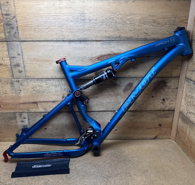 PIVOT MACH 4 26” Full Suspension Mountain Bike Medium Frame IMMACULATE ...