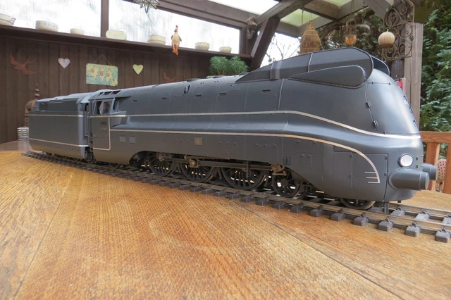 KISS SPUR 1 BR 01 1062 Stromlinie grau Dampflok ESU Sound OVP für Märklin KM1 EUR 3.560,00 ...