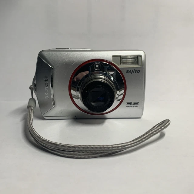 SANYO XACTI VPC-S1 3.2MP Compact Digital Camera Silver Tested $23.40 ...