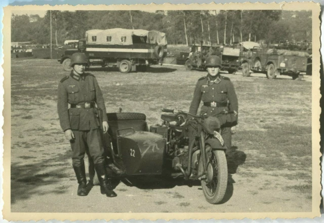 GERMAN WWII PHOTO: Wehrmacht Soldiers & Motorcycle With Sidecar EUR 8 ...