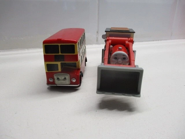 TOMY TRACKMASTER THOMAS the tank engine battery operated jack and bulgy ...