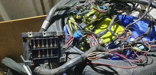 TRIUMPH TR7 WIRING Loom And Fuse Box. 1981 Model. £10.77 - PicClick UK