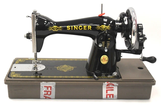 VINTAGE SINGER 15 Model Hand-Crank/ Manual Sewing Machine with Carry ...