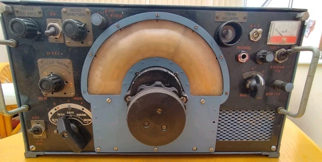 1945 VALVE RADIO Receiver taken from a Wellington Bomber Aircraft £208. ...