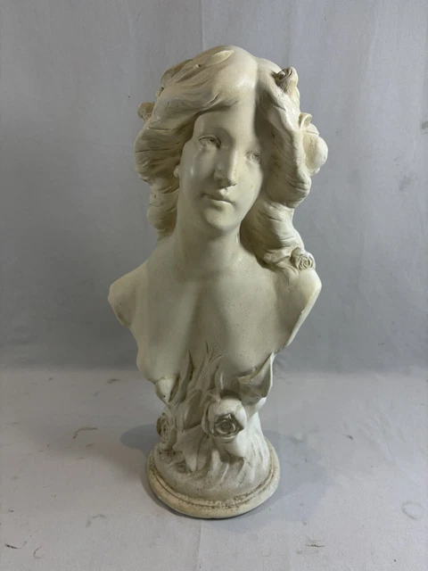 Buste Femme Platre Ancien
