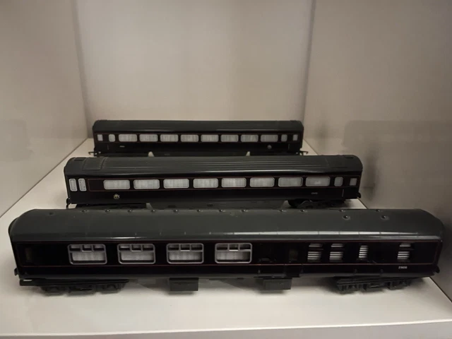 HORNBY ROYAL TRAIN Coaches Queens Saloon Brake Coach Set £37.00 ...