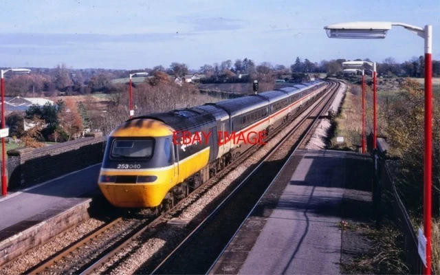 PHOTO CLASS 253 Hst No 253040 At Pewsey Railway Station 1980S £1.85 ...