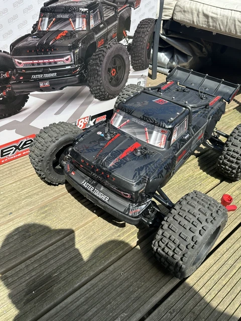 ARRMA OUTCAST 8S EXB BLX 1:5 RTR 4WD Stunt Truck - Gunmetal ROLLER £618 ...