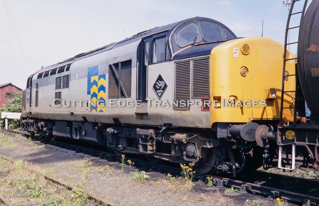 ORIGINAL RAILWAY SLIDE: Class 37 Diesel 37709 1993 Norwich? D-1490 £3. ...