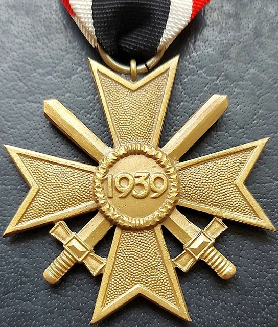 10750 GERMAN ARMY War Merit Cross II. Class medal post WW2 1957 pattern ...