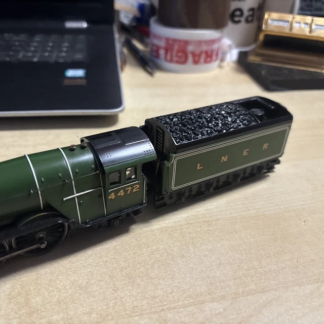 HORNBY LNER 4472 “Flying Scotsman” In Apple Green OO Gauge £13.35 ...