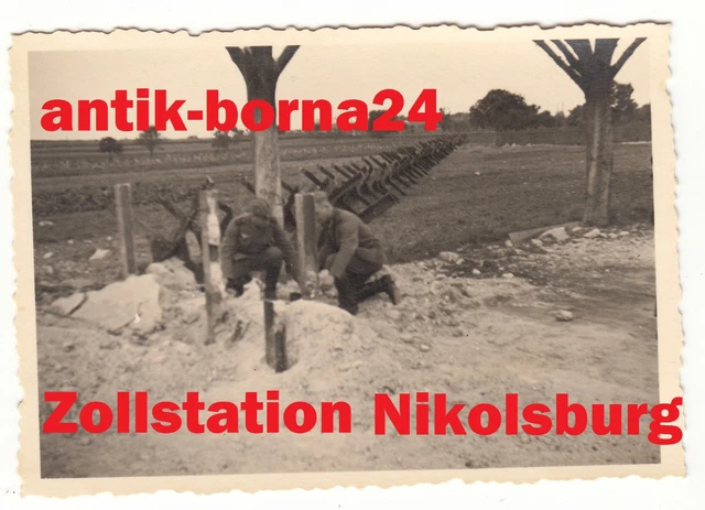 FOTO SOLDAT EINMARSCH Sudetenland Nikolsburg Mikulov Bunker Shelter ...