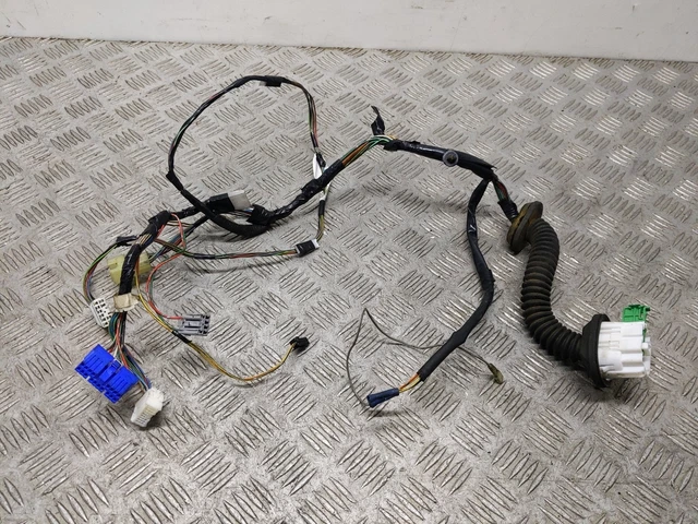 SUZUKI SWIFT MK2 Ddis 2005-2010 Porte Câblage O' /S /F3675662J20 EUR 34 ...